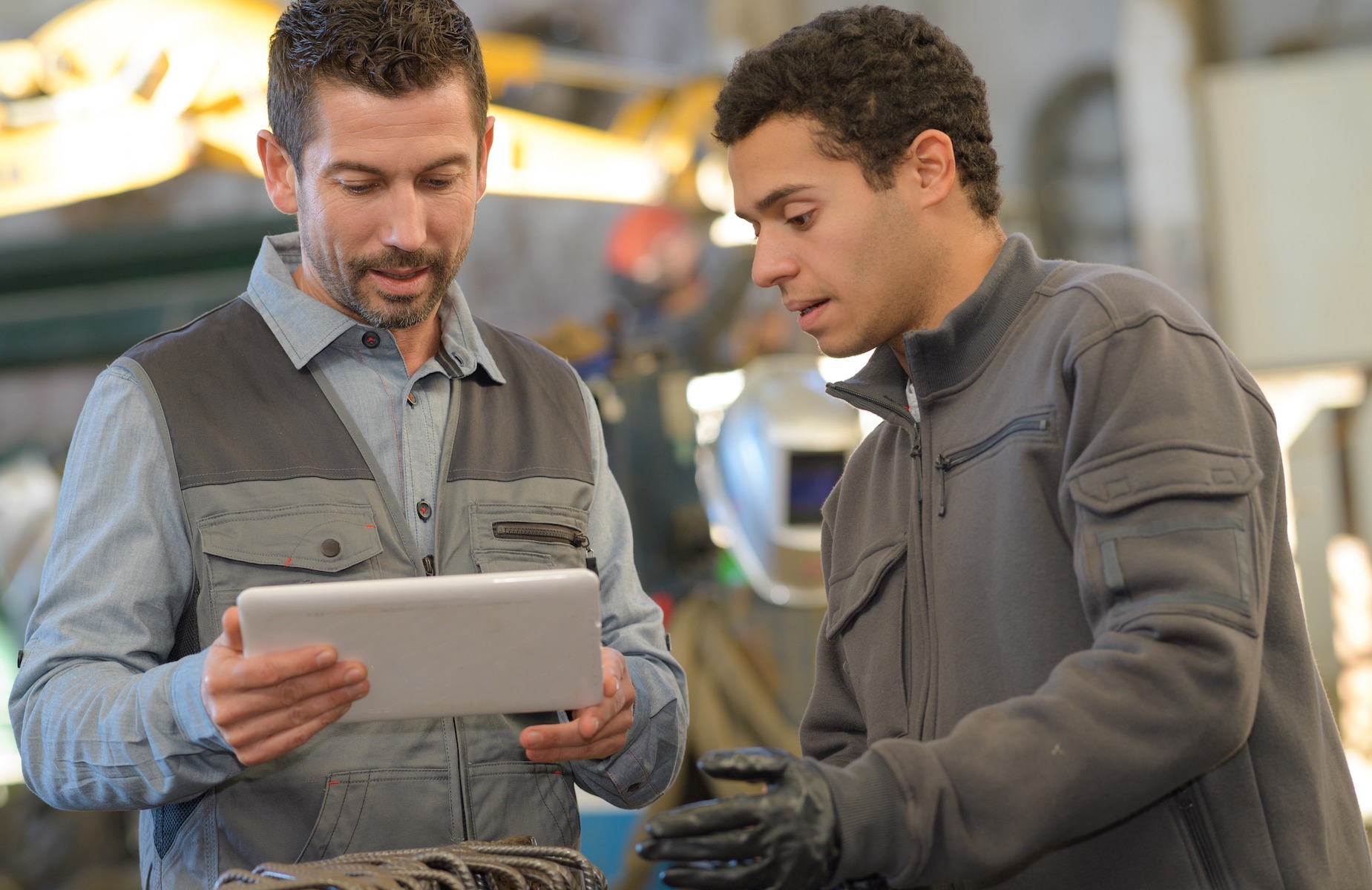 Edge HMI Webinar Series: Bridging the Data Divide with AVEVA Insight Edge HMI Webinar Series: Bridging the Data Divide with AVEVA Insight